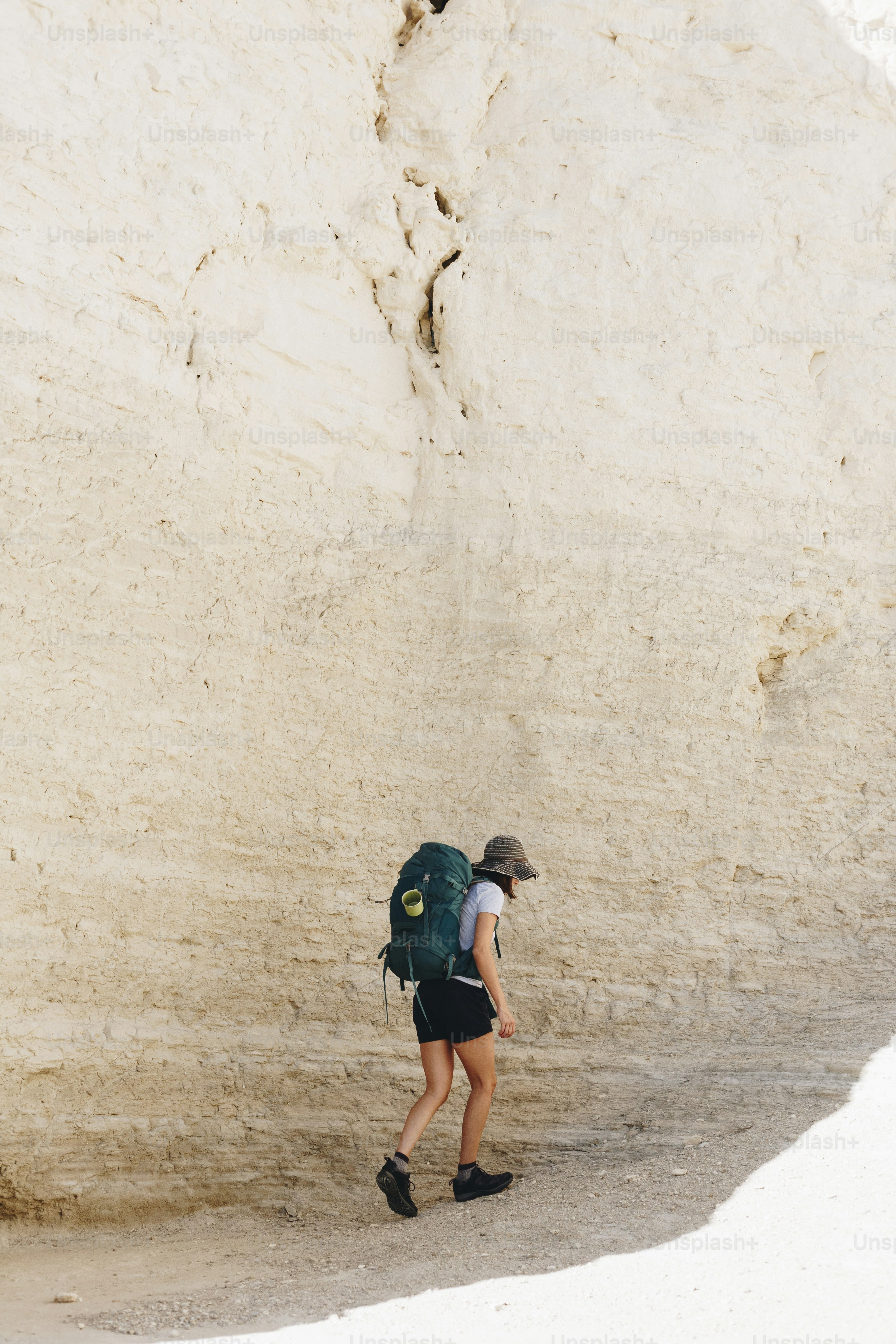 Woman traveling with backpack photo – Geology Image on Unsplash