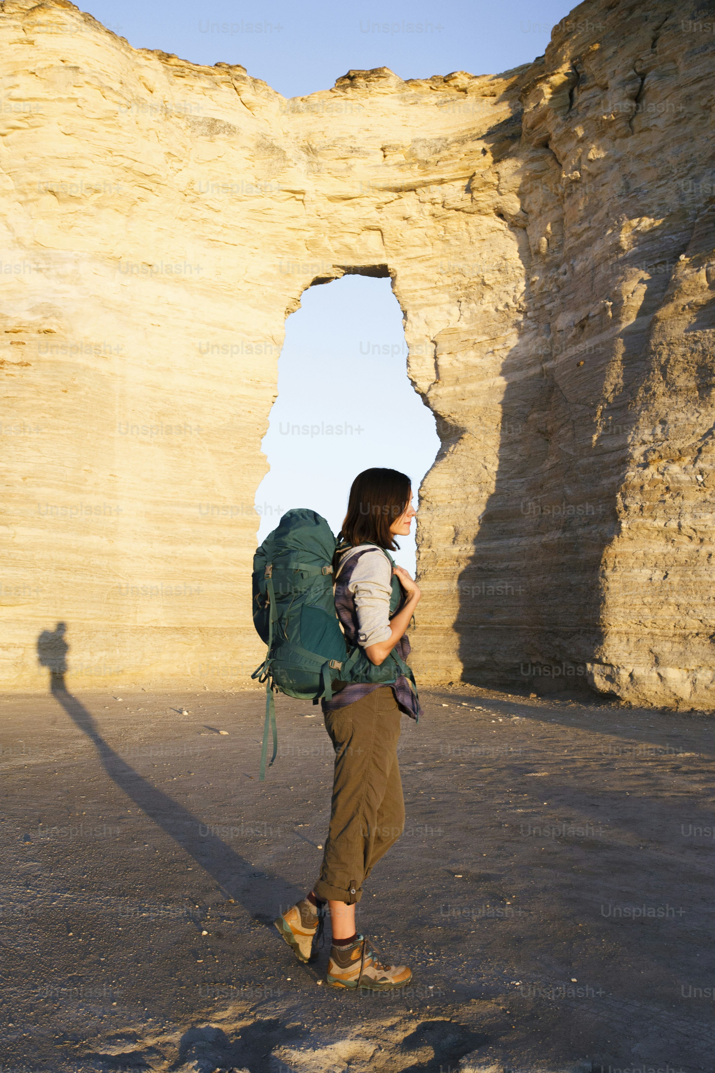 Woman traveling with backpack photo – Travel Image on Unsplash