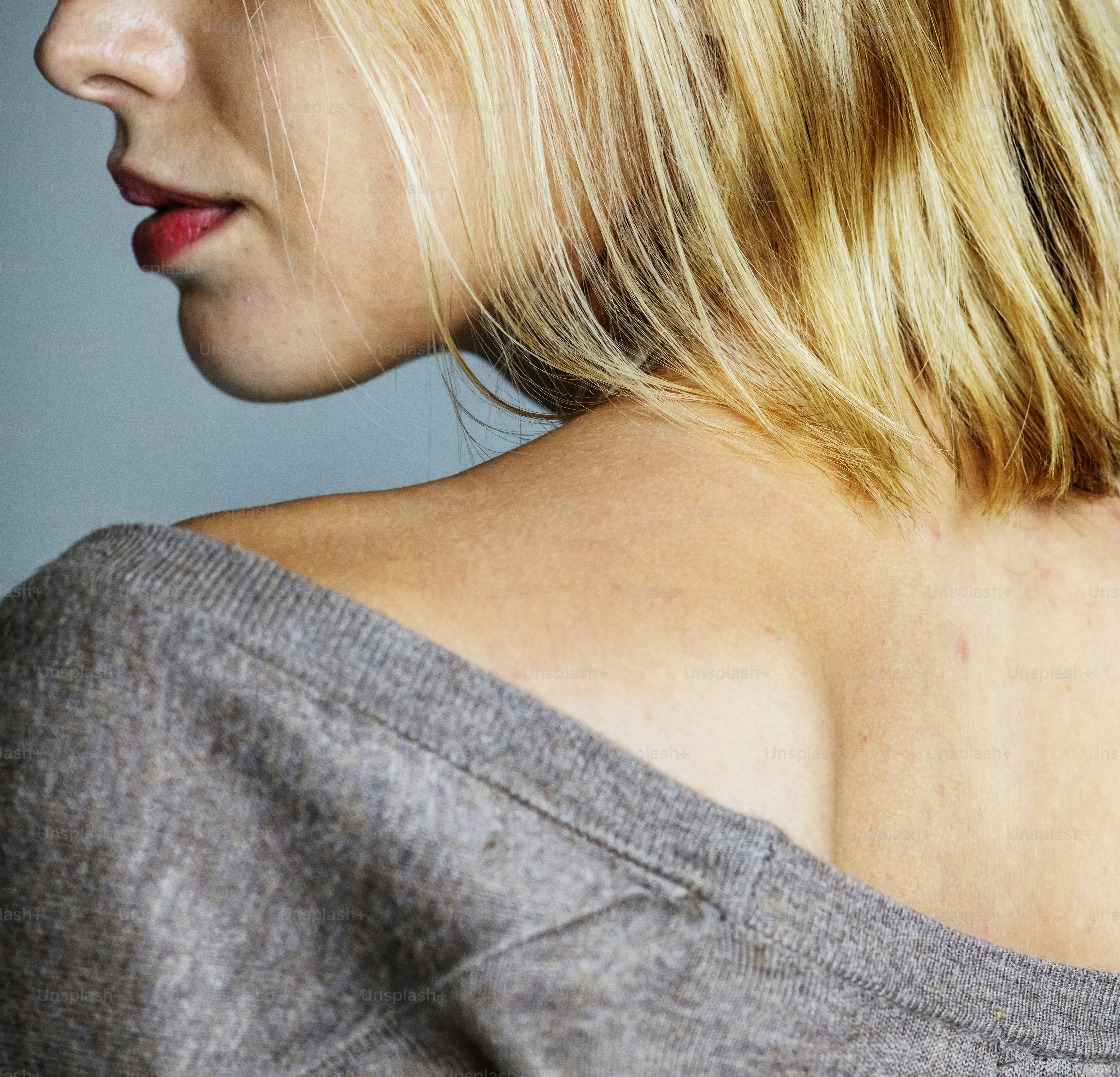 Backside portrait of white woman photo – Portrait Image on Unsplash