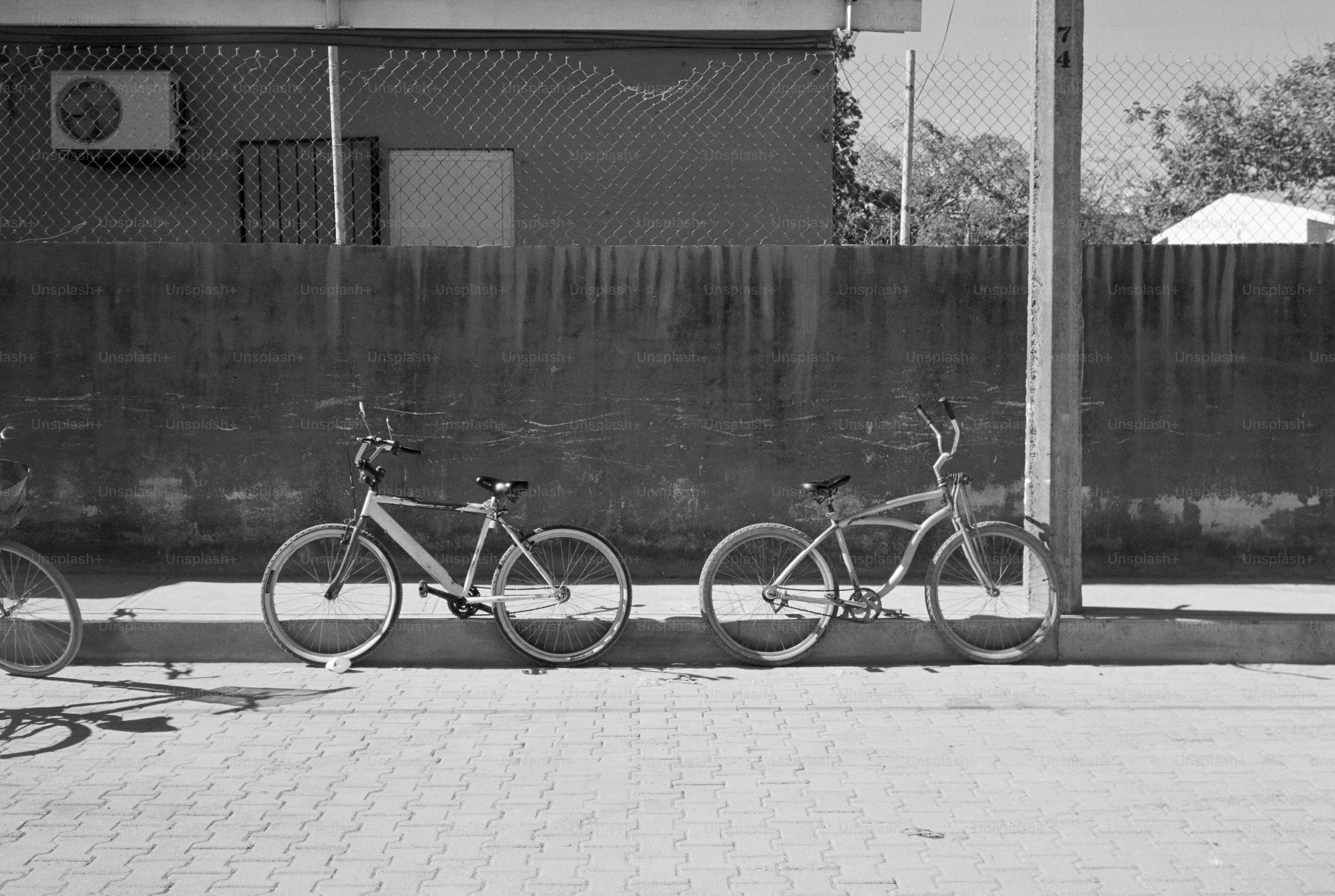 Montero Bikes Pictures | Download Free Images on Unsplash