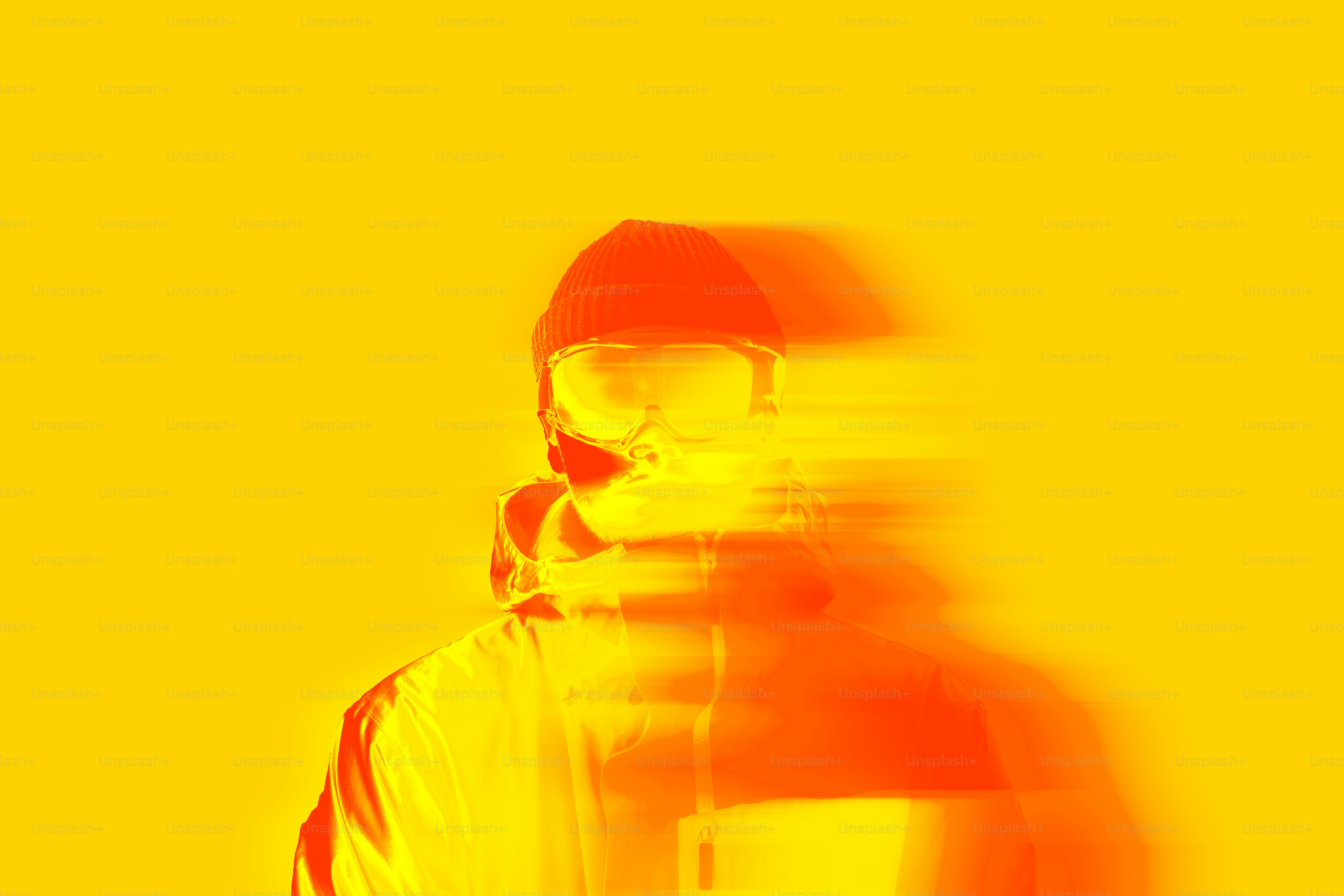 A blurry photo of a person wearing a hat photo – Movement Image on Unsplash