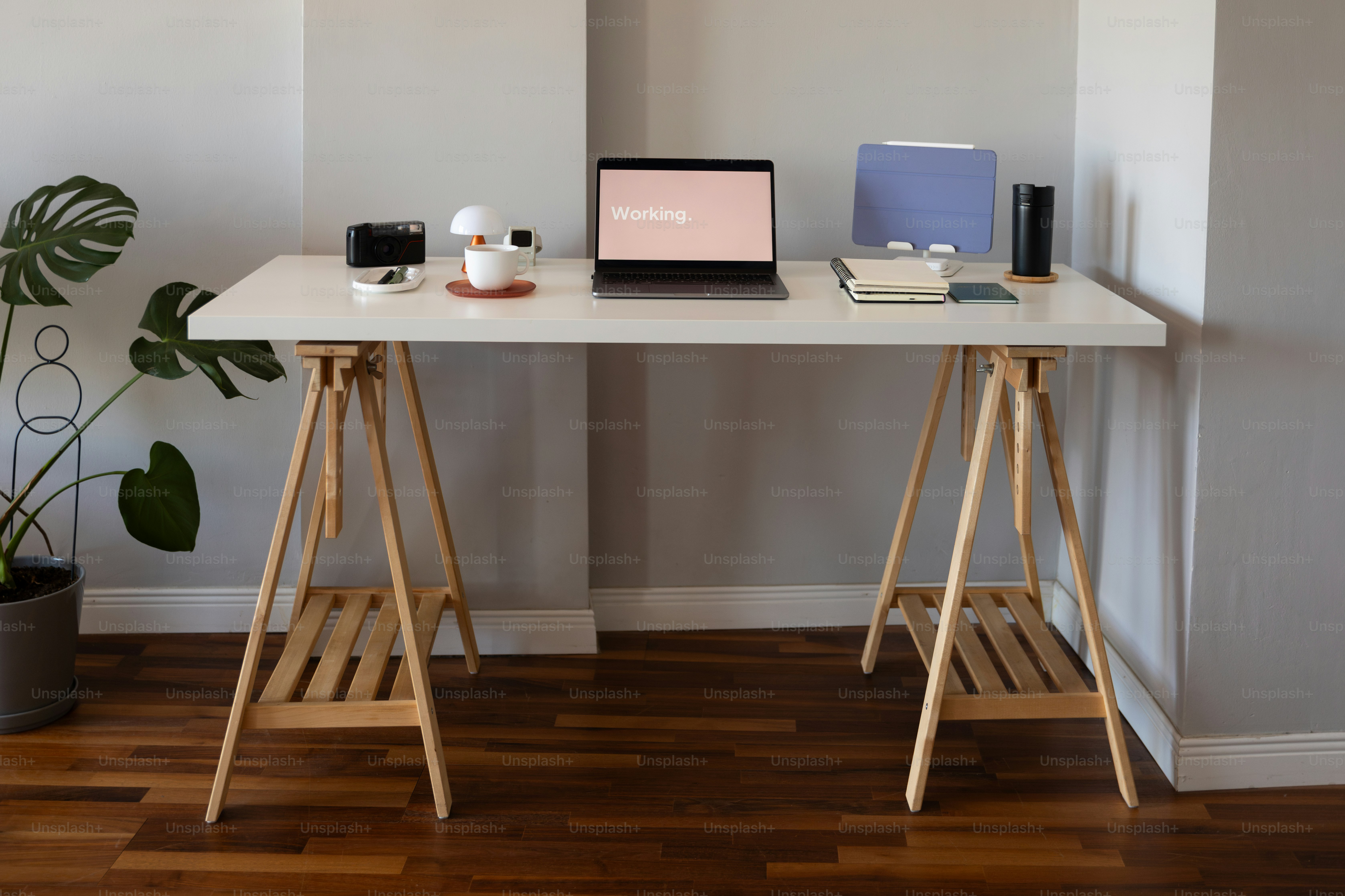 A white desk with a laptop on top of it photo – Interior Image on Unsplash