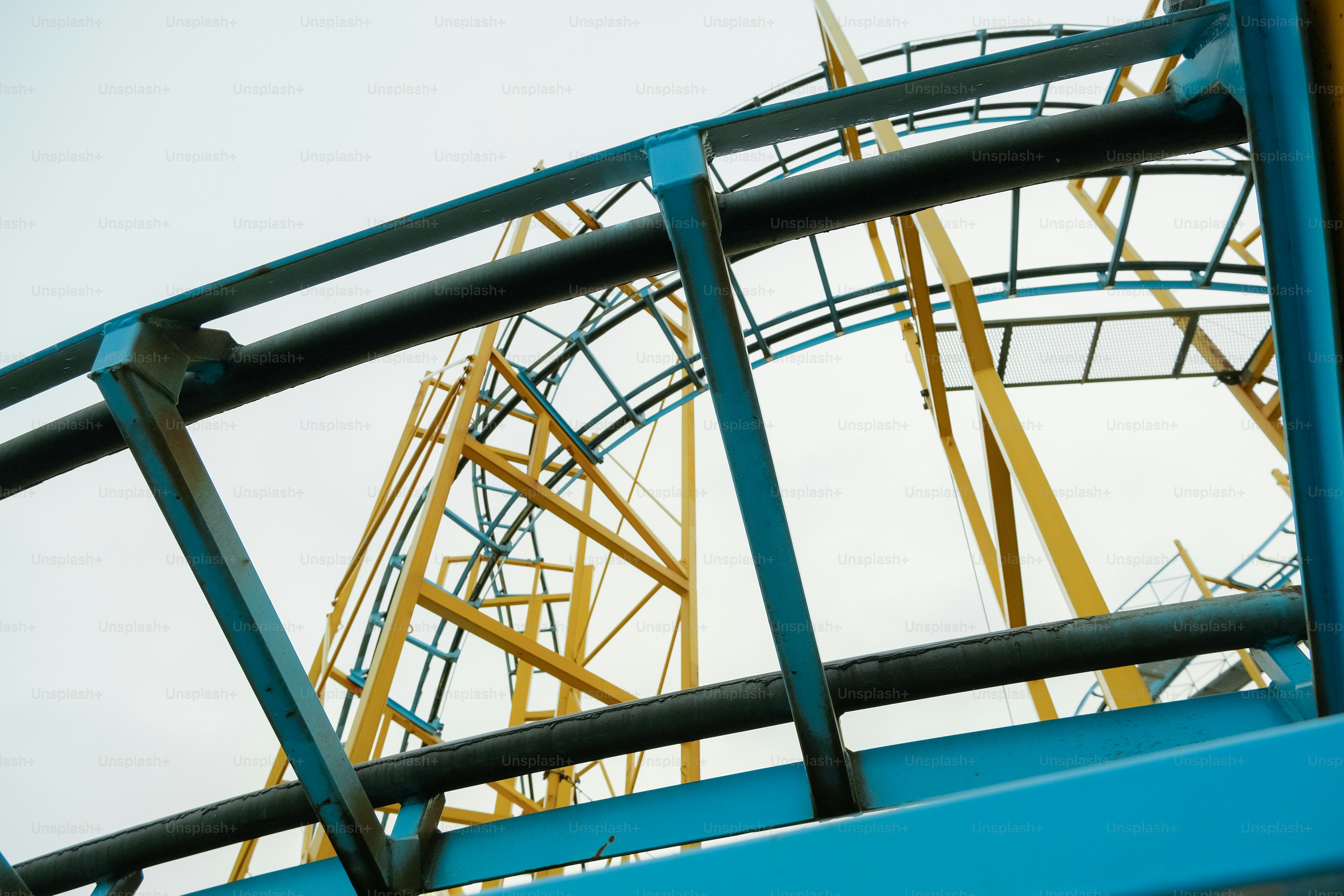 A close up of a roller coaster roller coaster photo – Amusement park ...