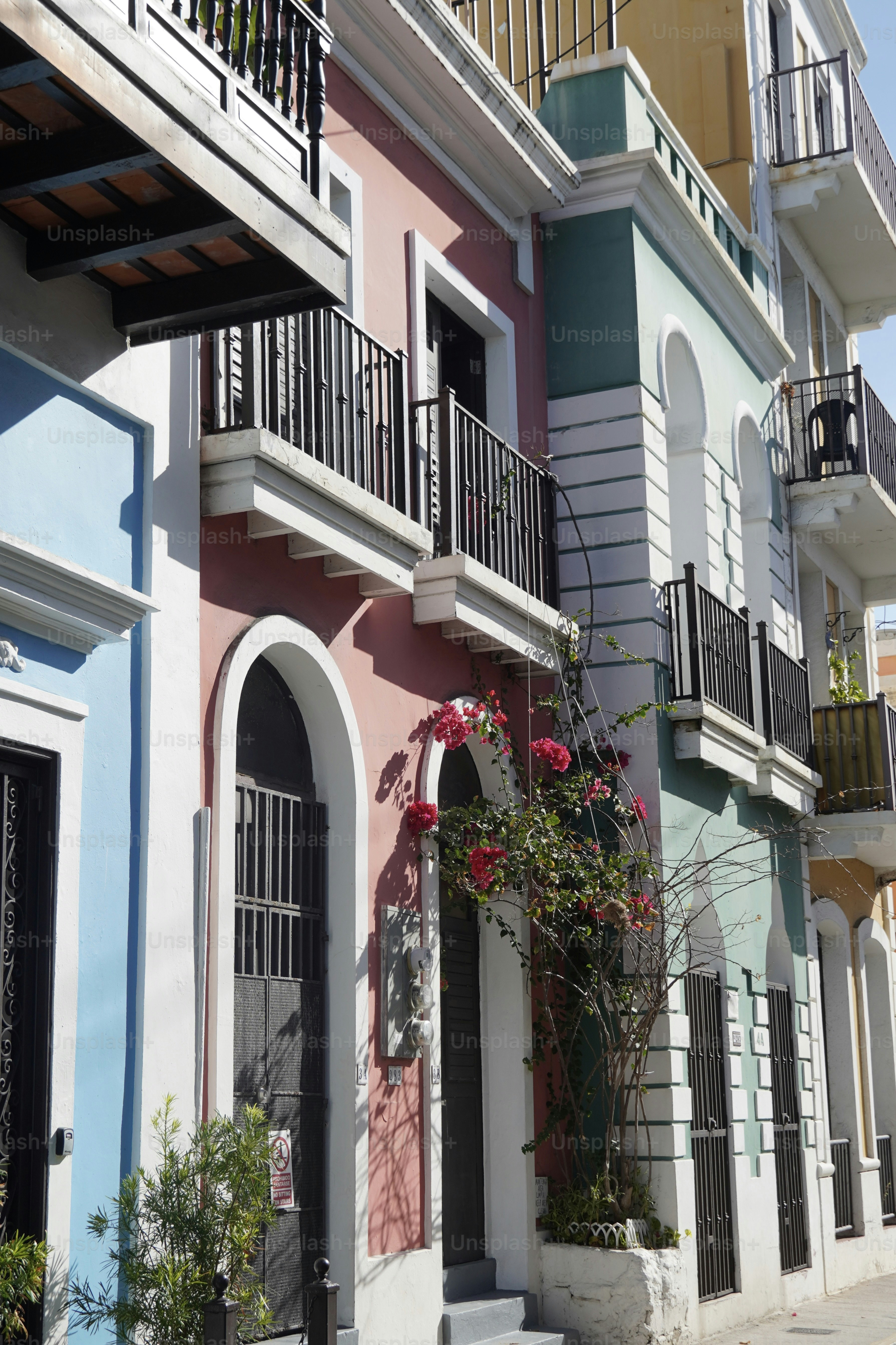 Coloridos edificios coloniales en el Viejo San Juan, Puerto Rico foto ...