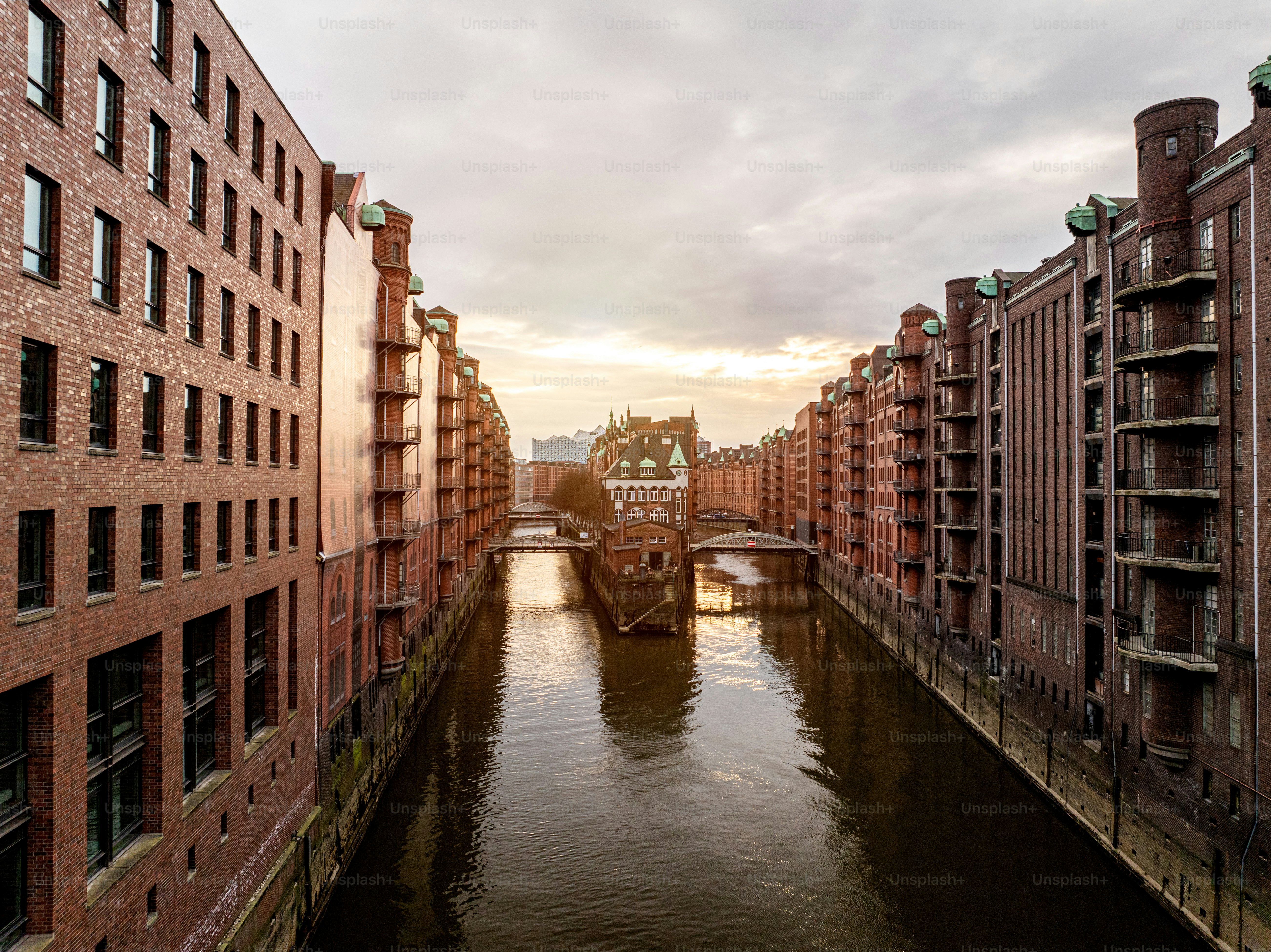 Hamburg Cityscape during spring photo – Travel Image on Unsplash
