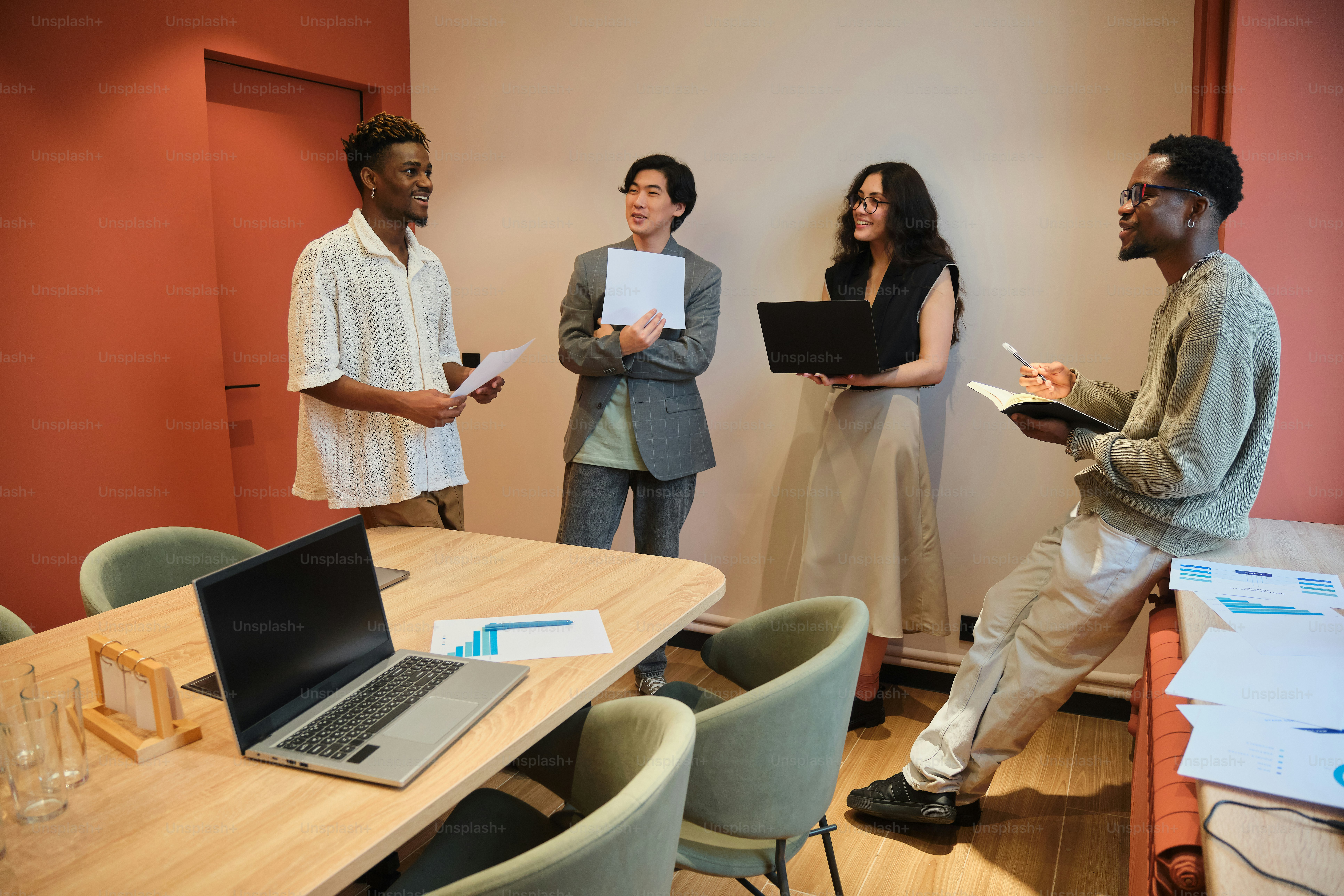 People are collaborating in a business meeting. photo – Team Image on ...