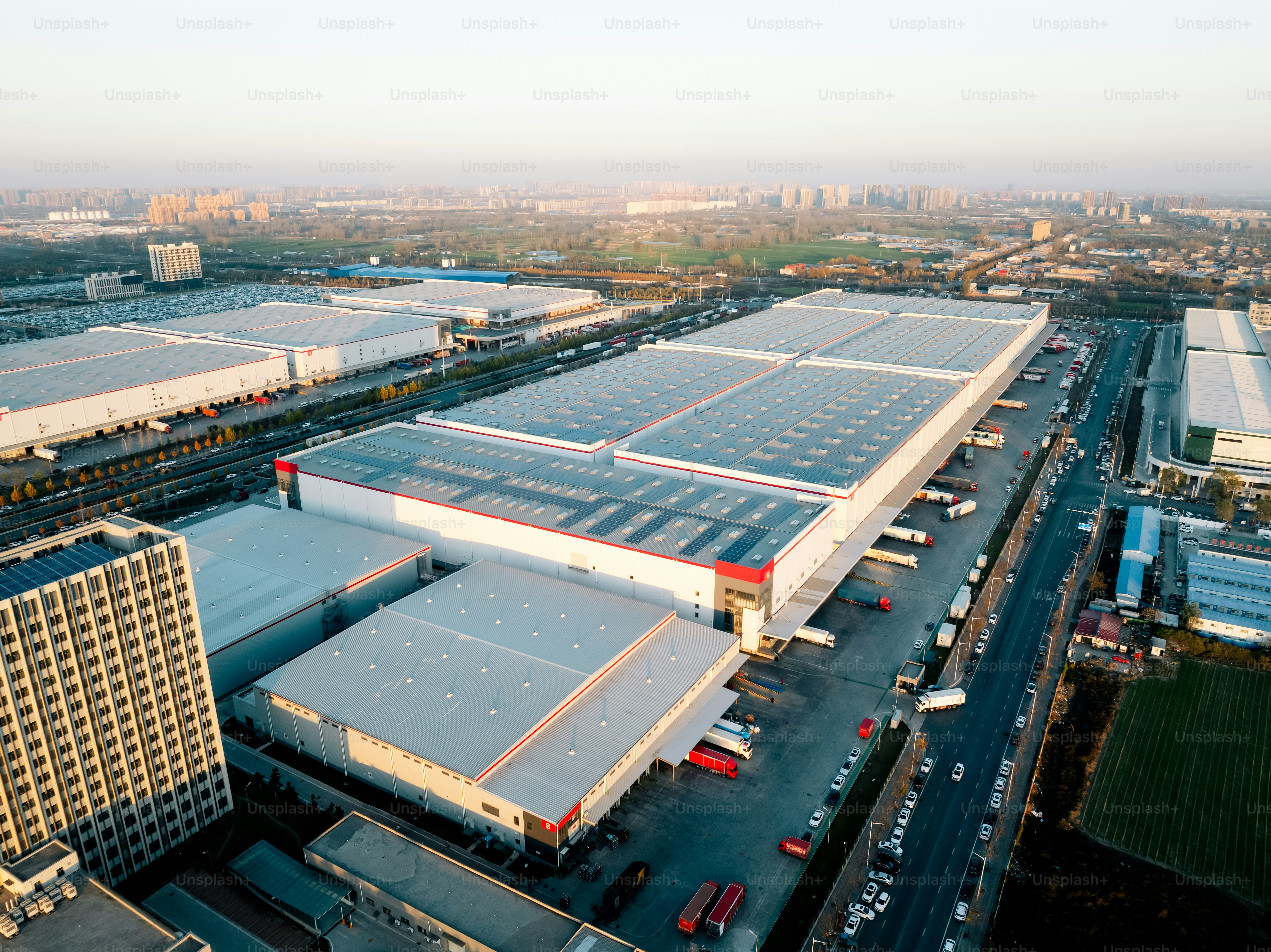 Aerial photos of giant logistics warehouses, transit centers photo ...
