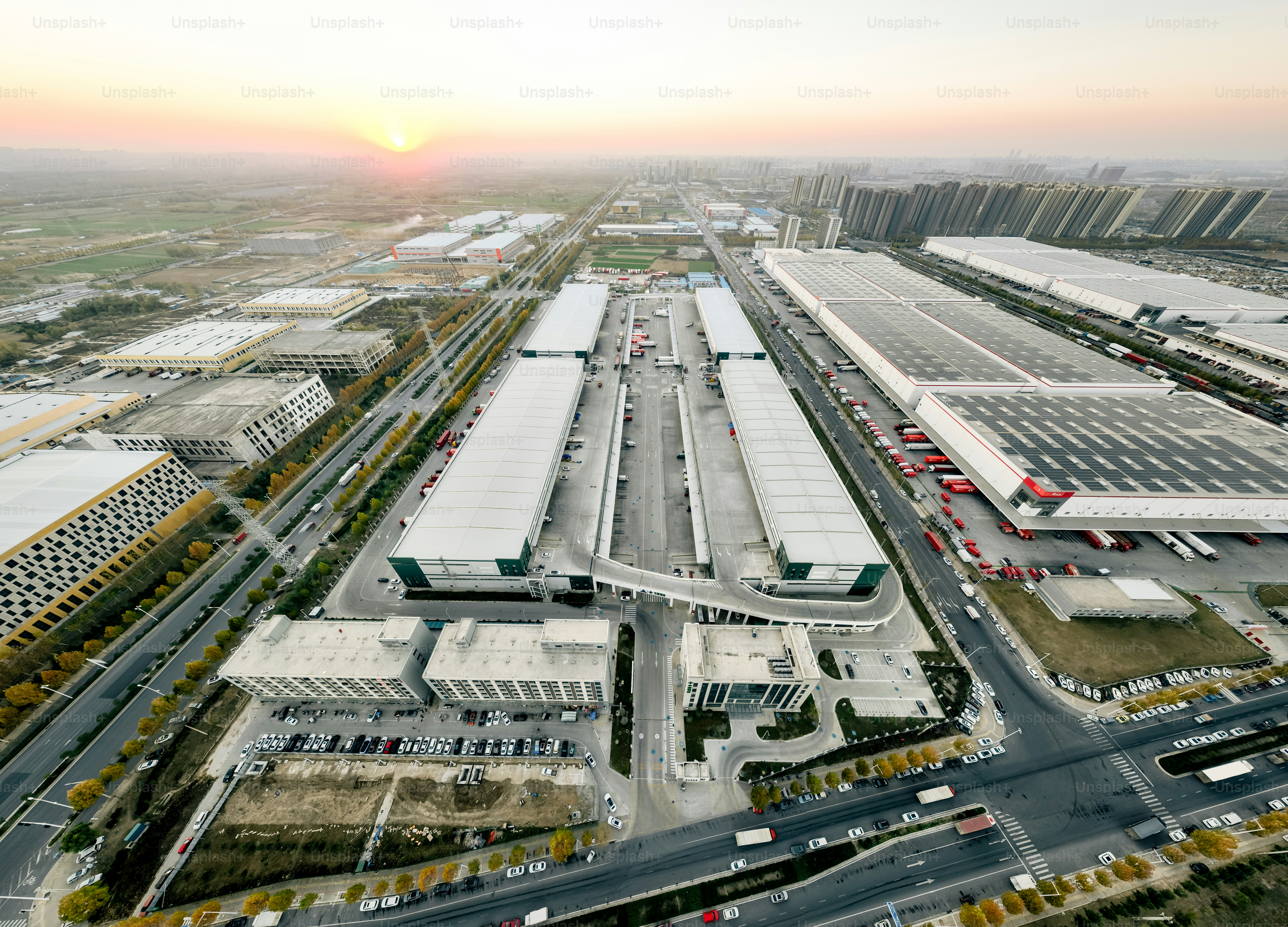 Aerial photos of giant logistics warehouses, transit centers photo ...
