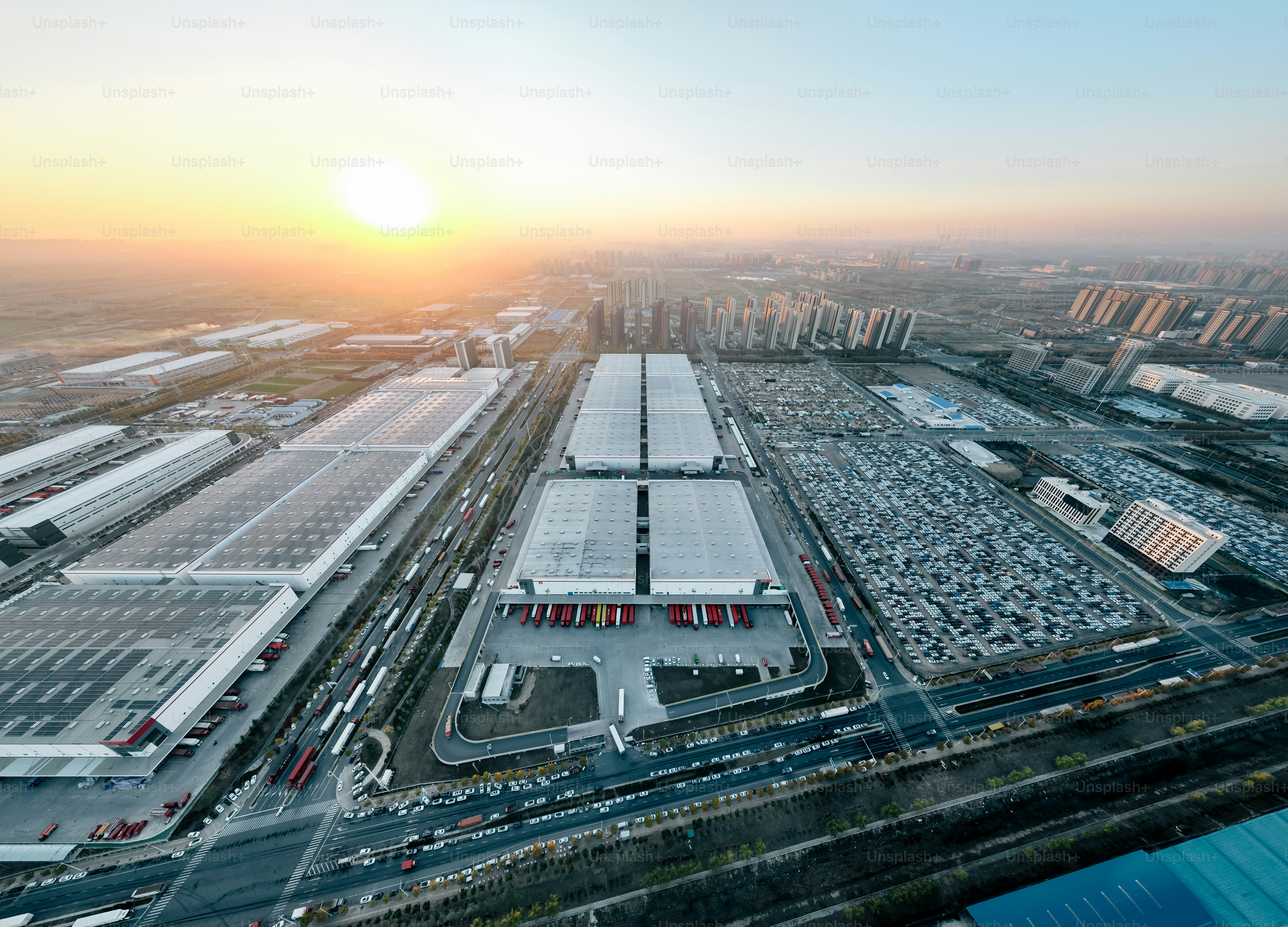 Aerial photos of giant logistics warehouses, transit centers photo ...
