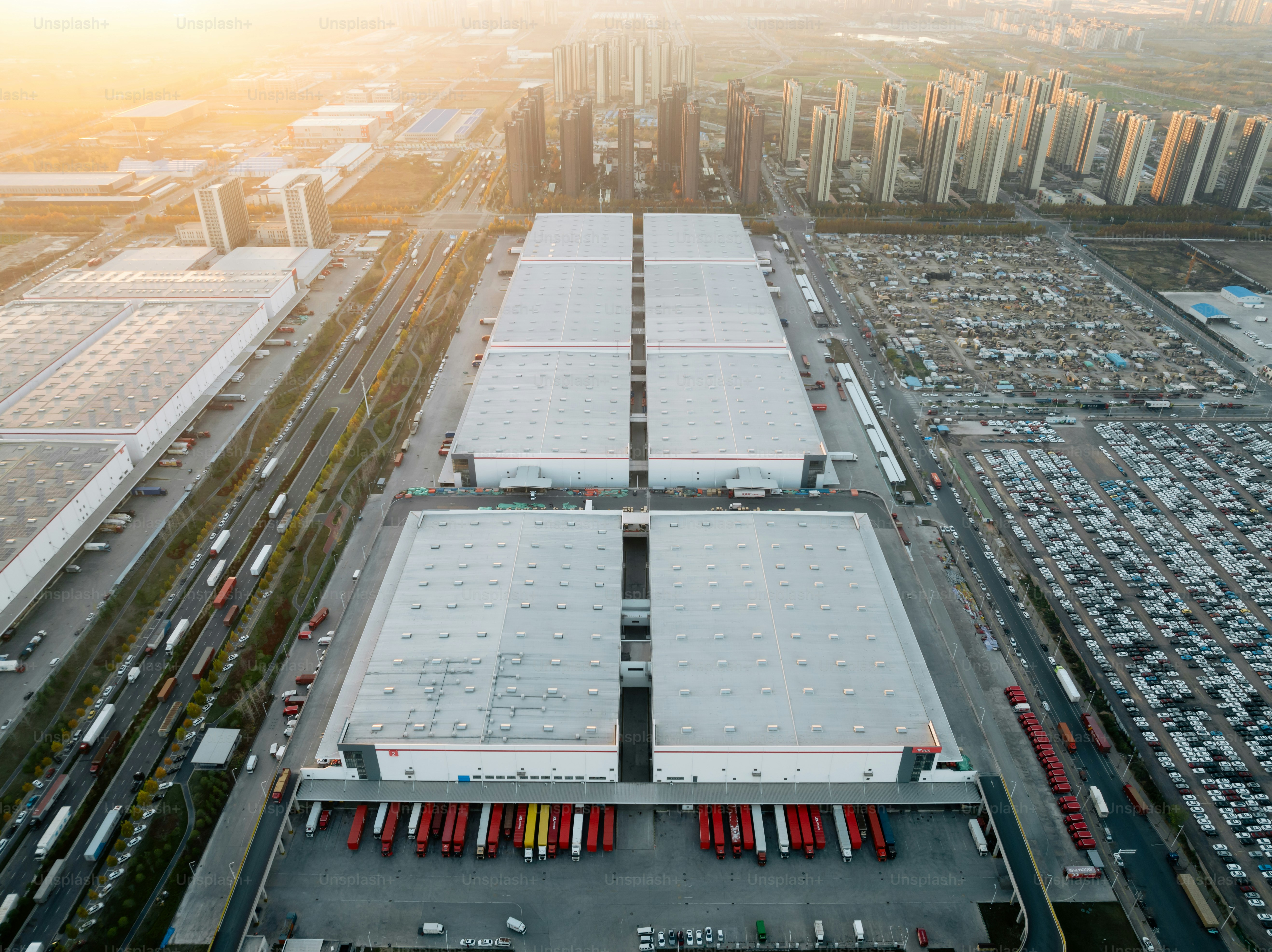 Aerial photos of giant logistics warehouses, transit centers photo ...