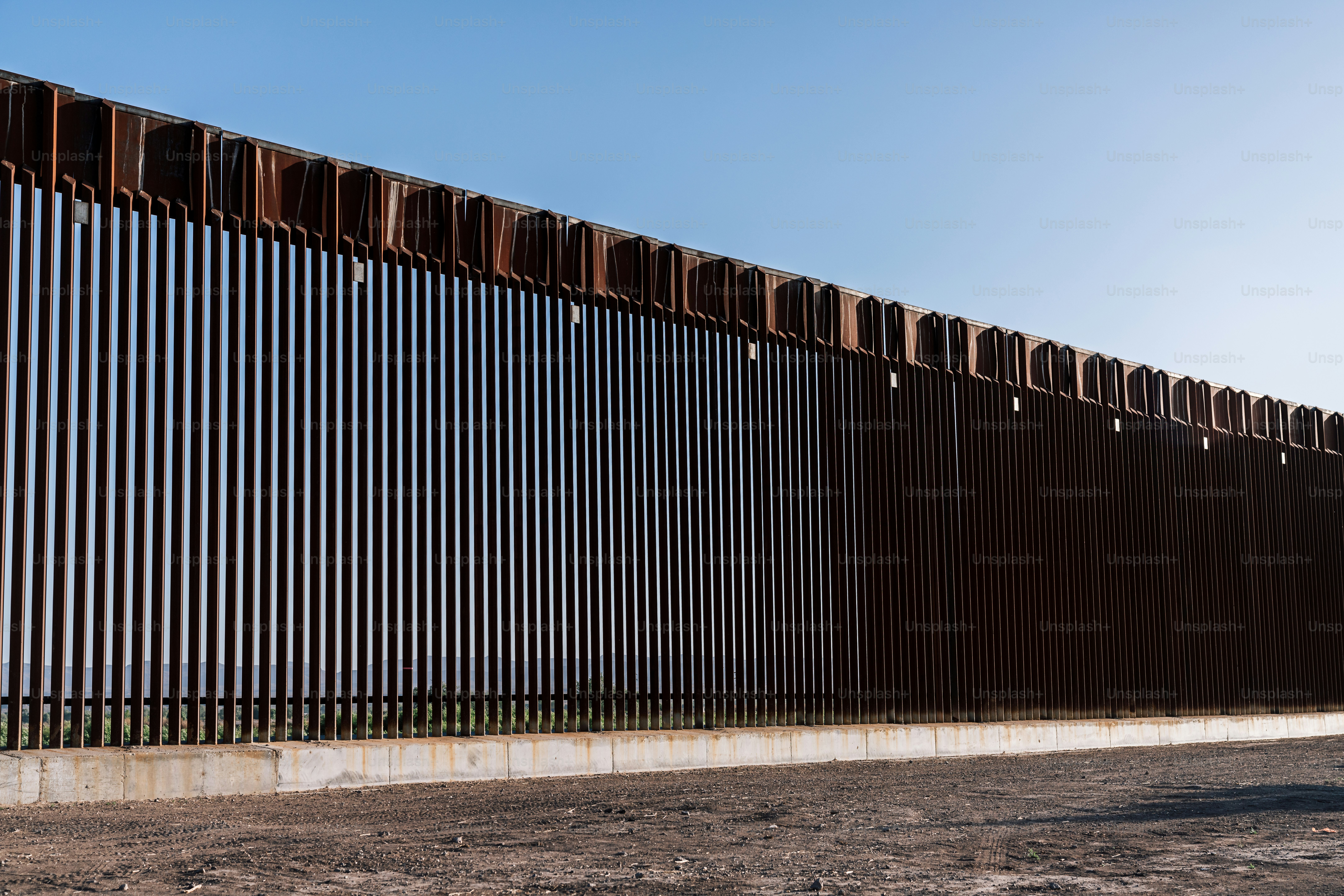 U.S. Border Wall Fence separating El Paso, Texas and Ciudad Juárez ...