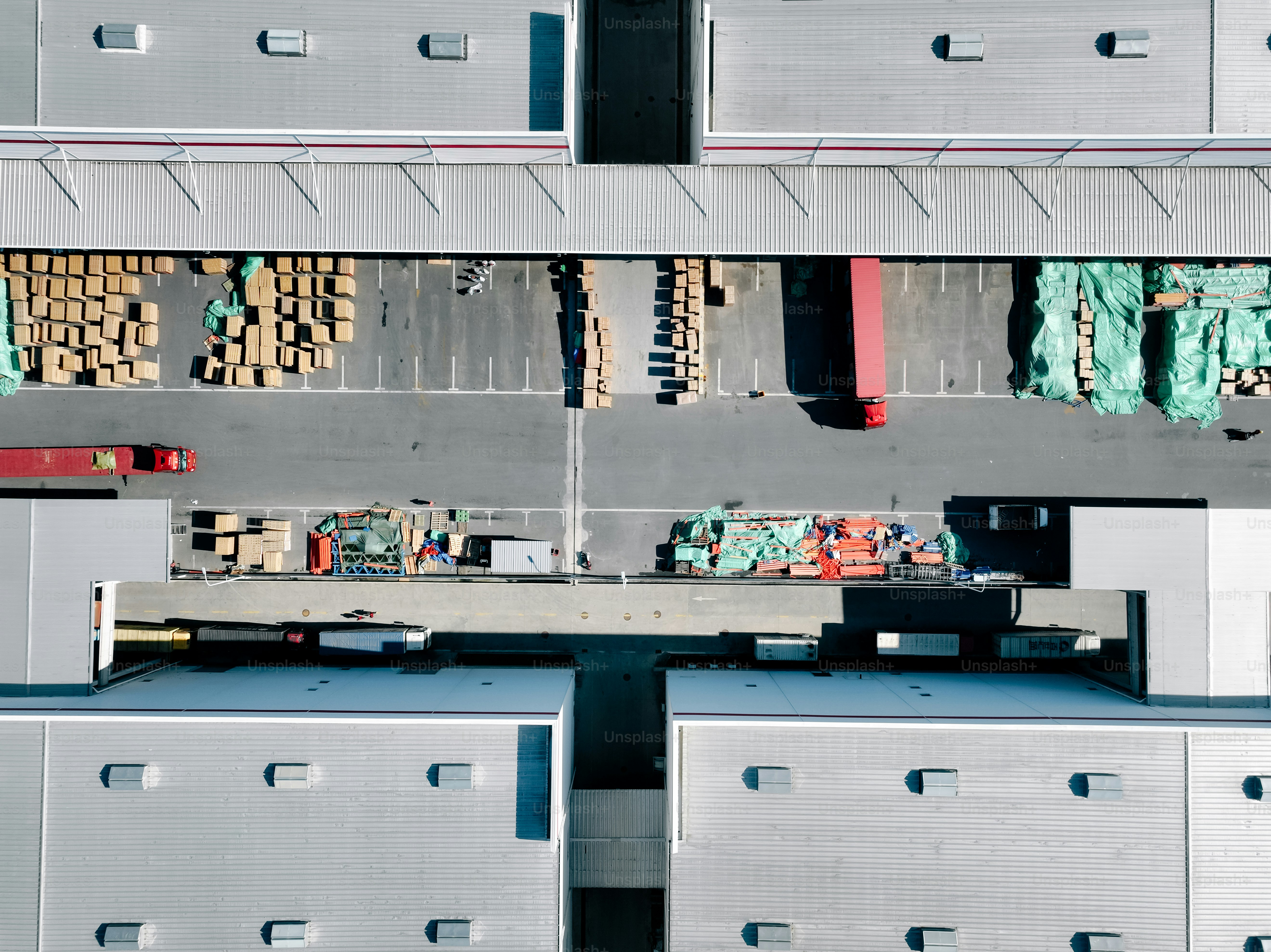 Aerial photos of giant logistics warehouses, transit centers photo ...