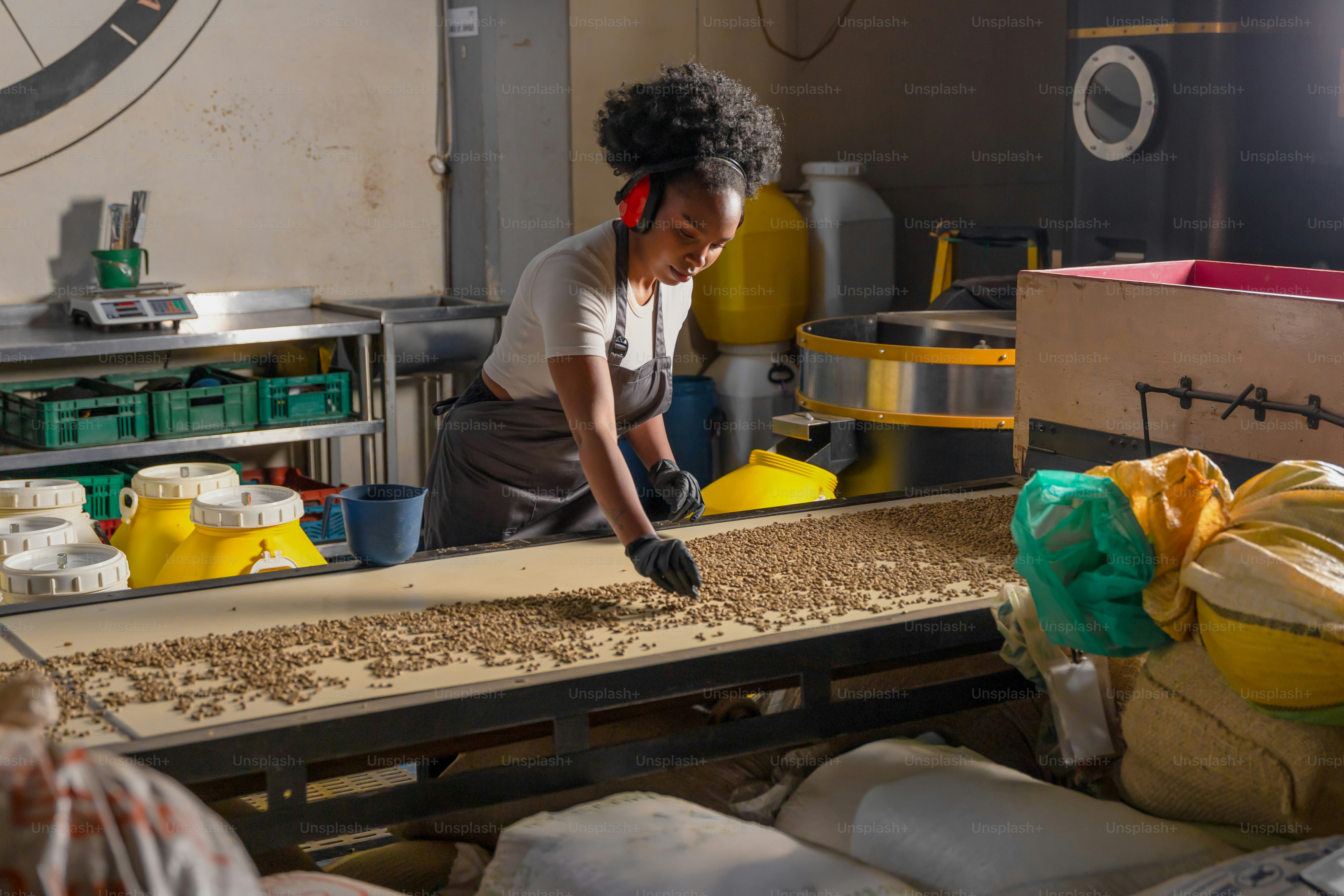 People are tasting coffee. photo – Coffee Image on Unsplash