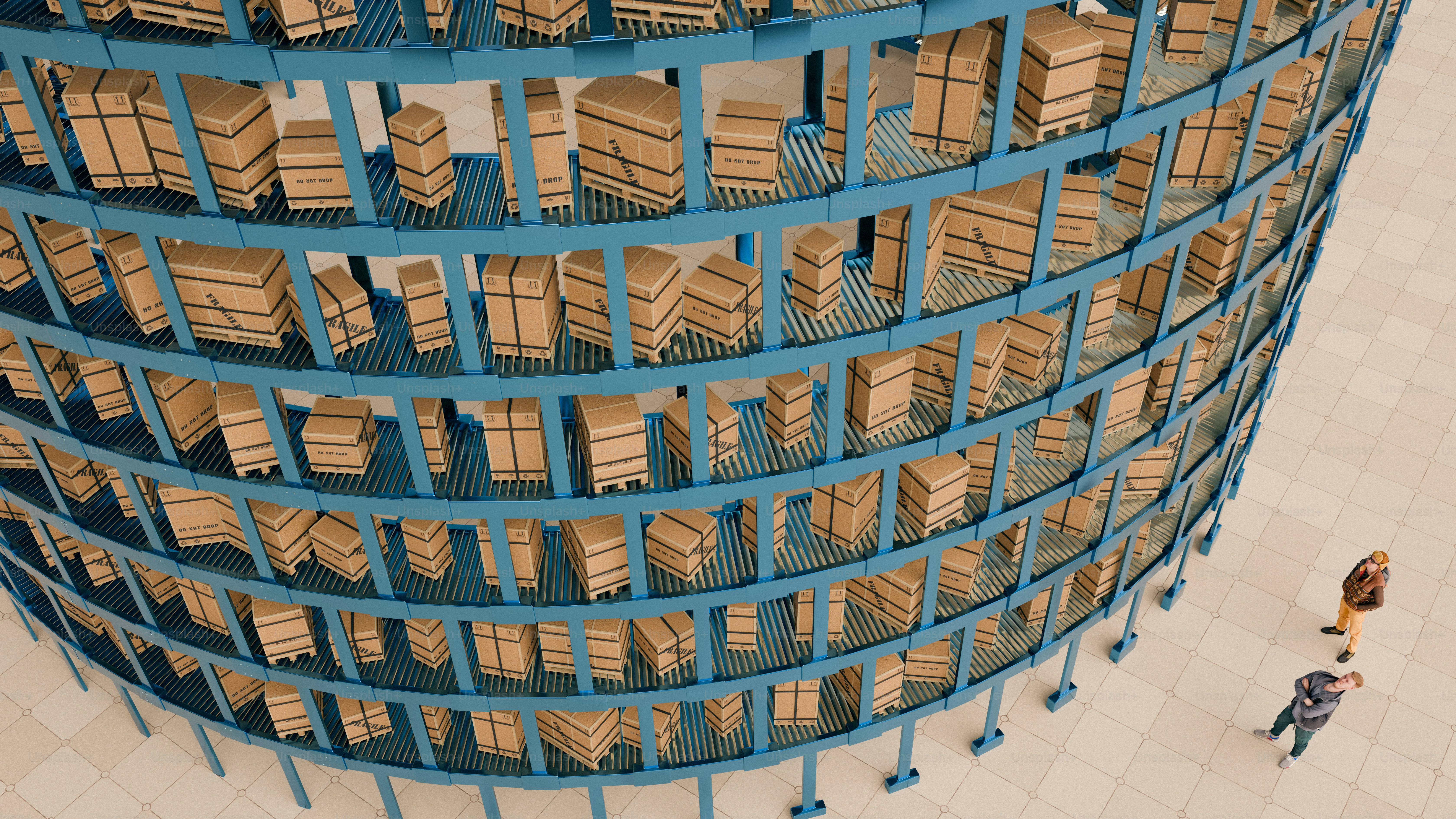 Foto Derek mengangkat kontainer pengiriman di atas banyak kontainer ...