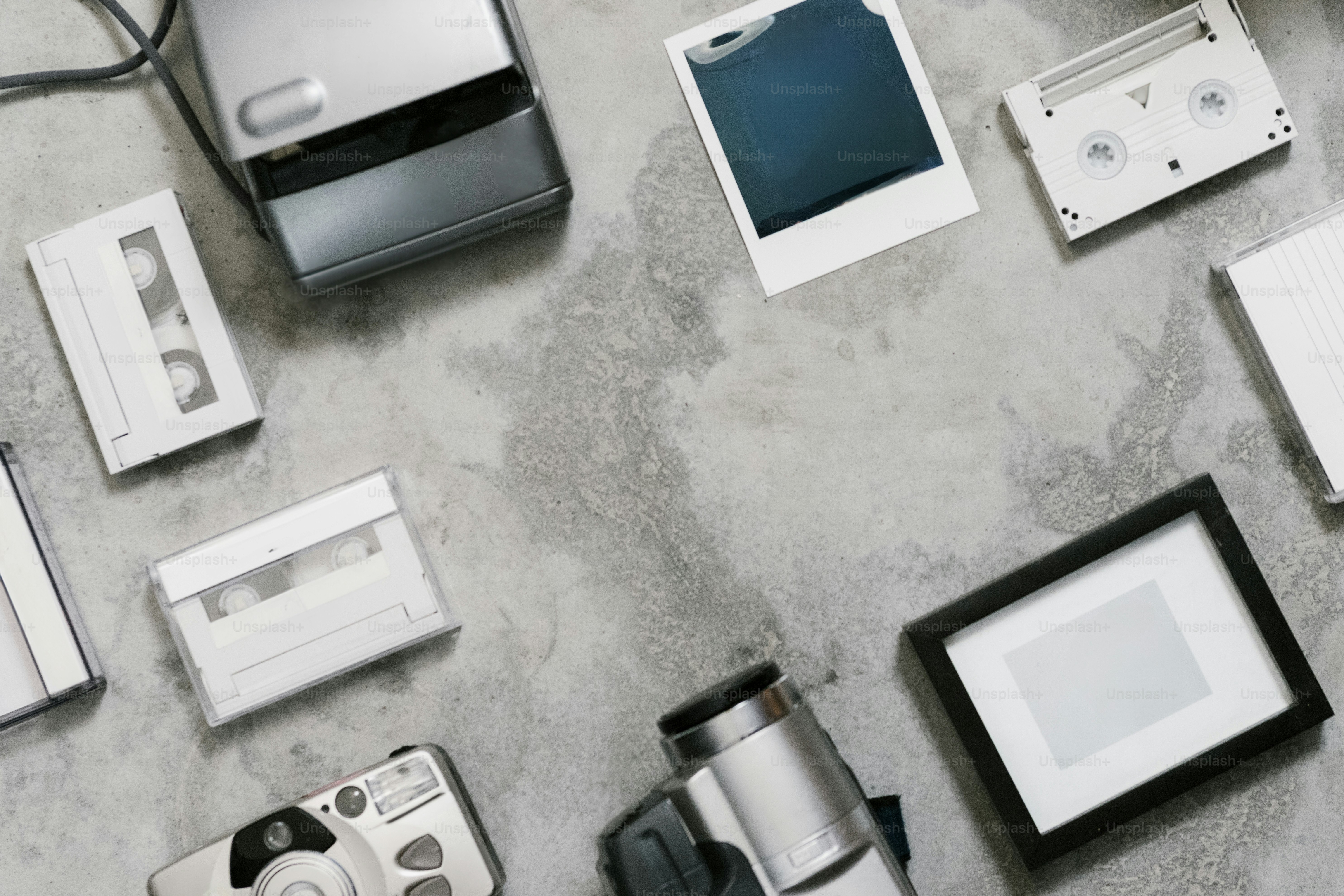 Old media like cameras and tapes are arranged. photo – Nostalgia Image ...