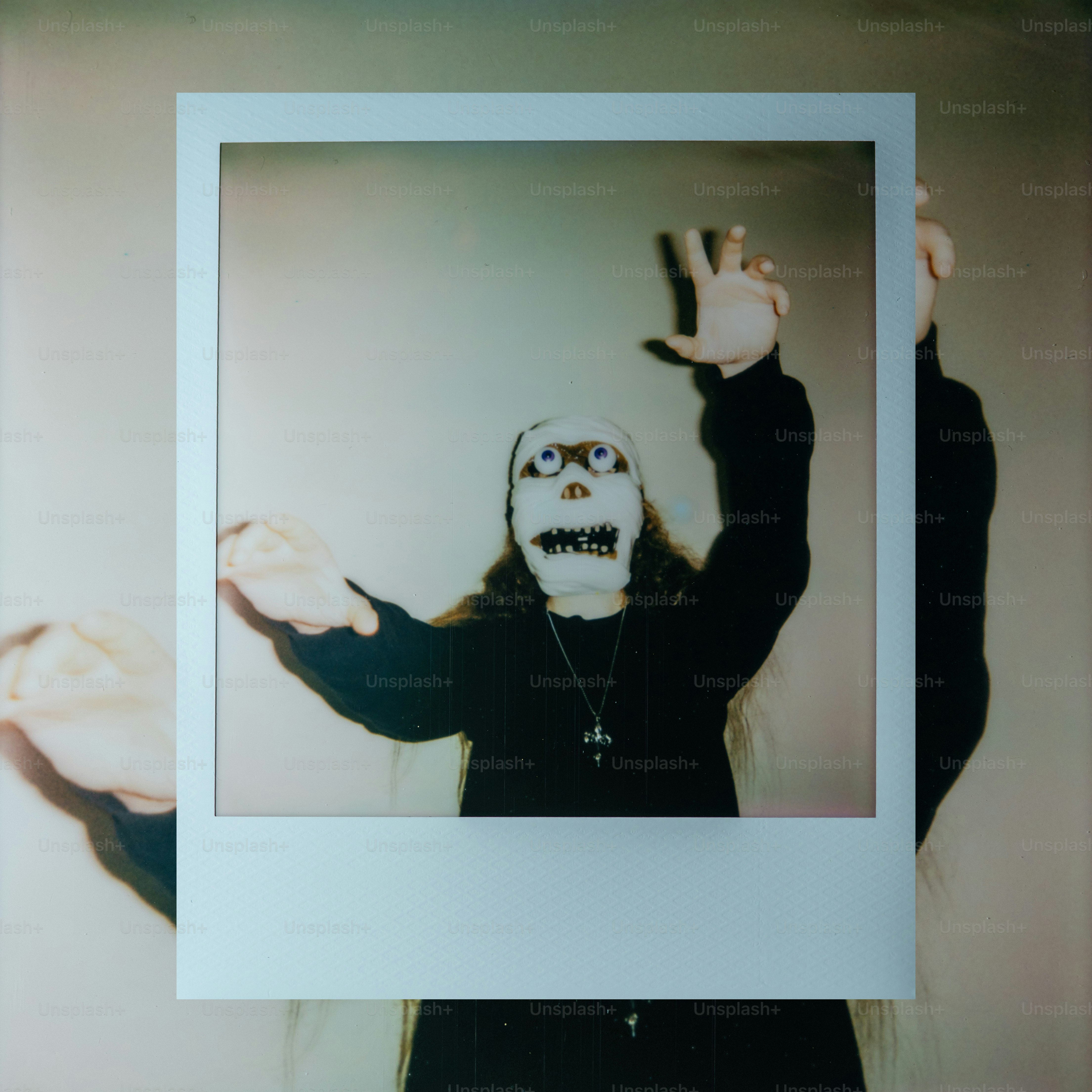 Person in skull mask with outstretched arms photo – Horror Image on ...