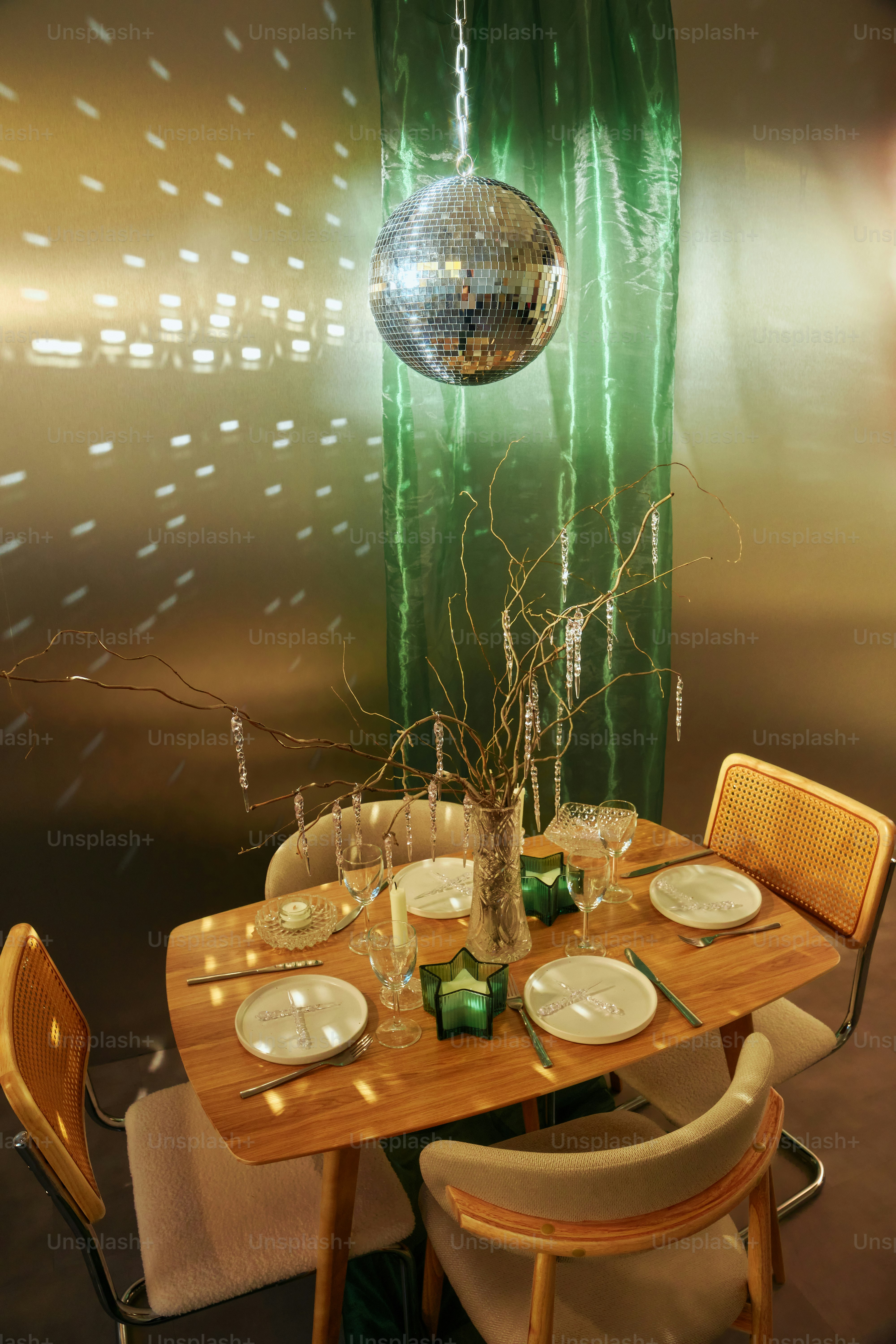 Desk calendar showing december 31st photo – Christmas Image on Unsplash