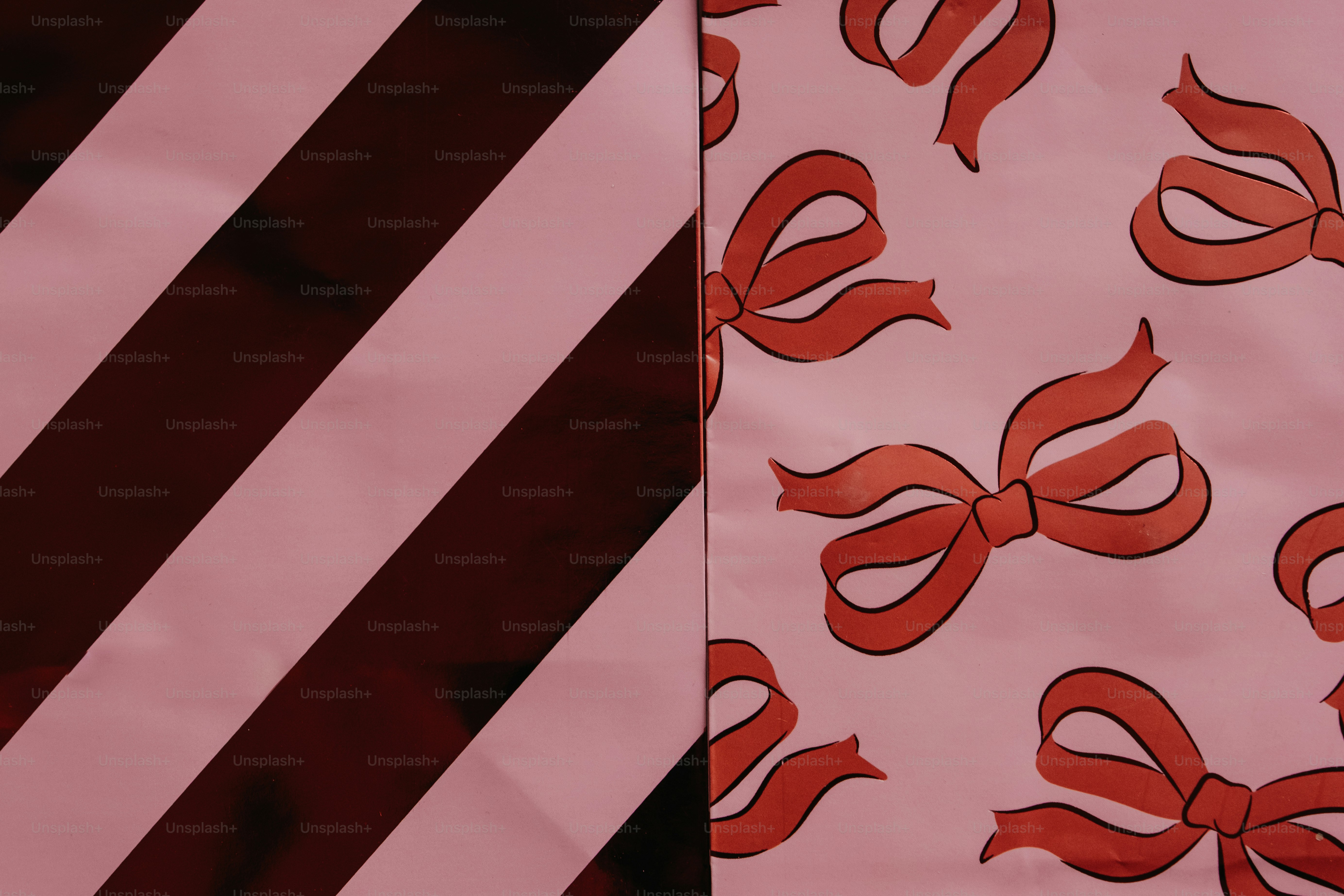 Tela rosa con rayas diagonales y patrón de lazo foto – Imagen de ...