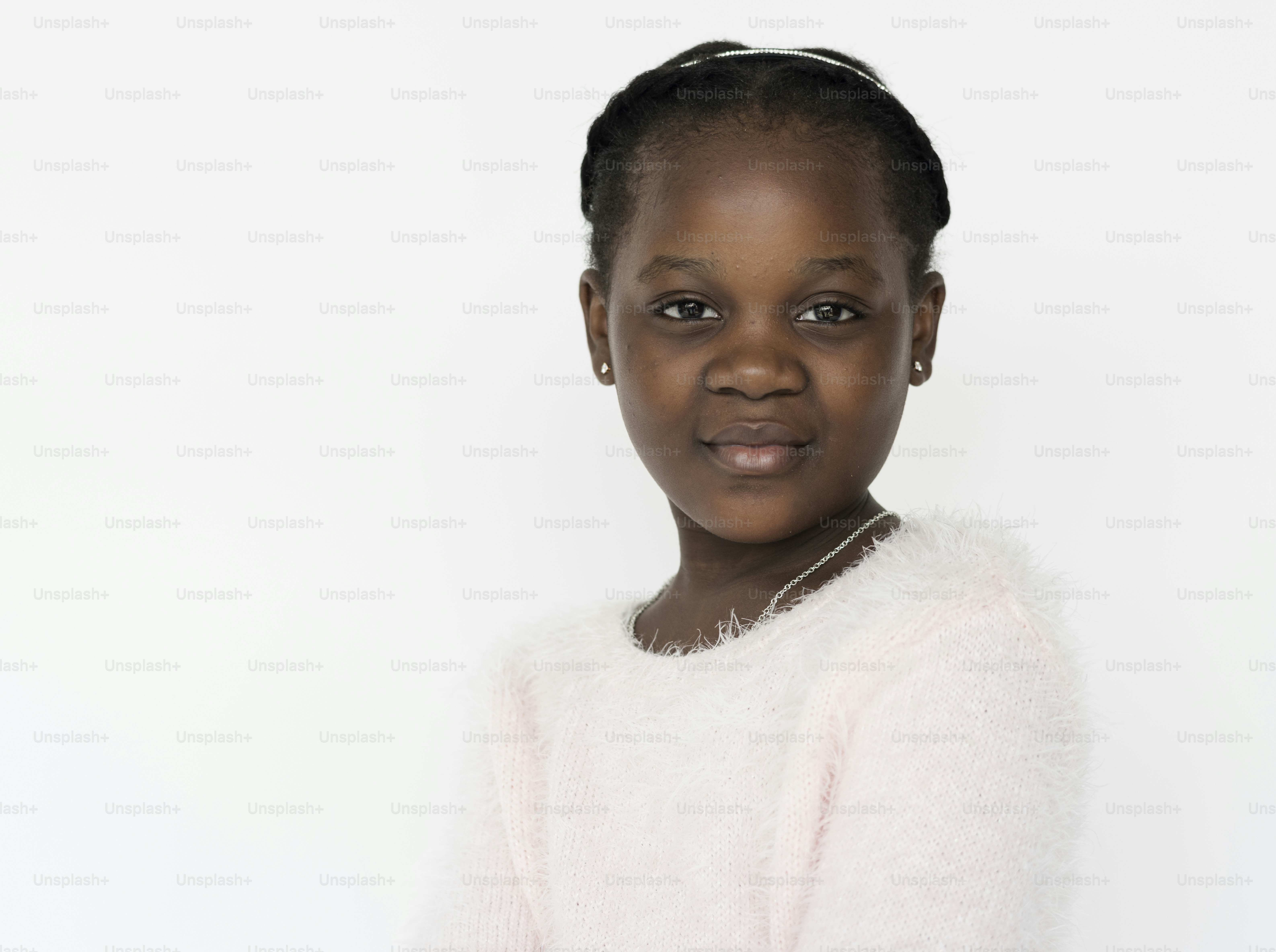Black young girl solo portrait photo – Girl Image on Unsplash